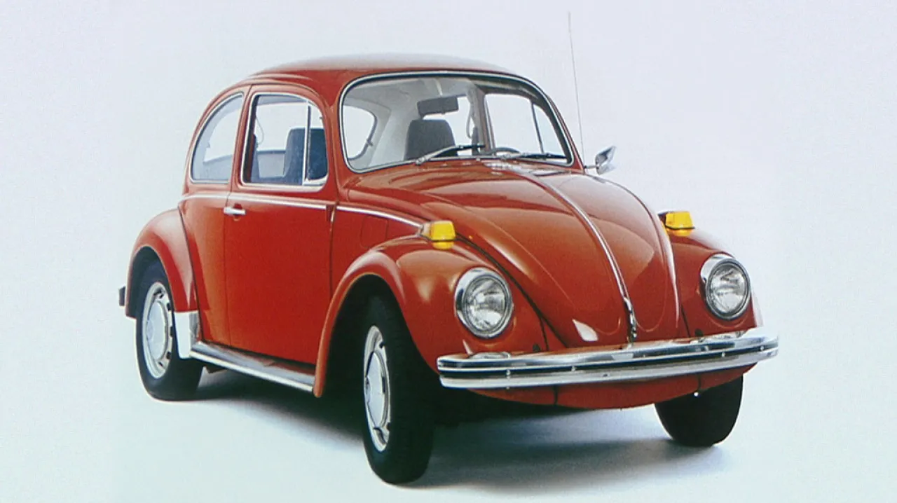 Firma Volkswagen vyrobila poslední model legendárního „Brouka“ — ČT24 ...