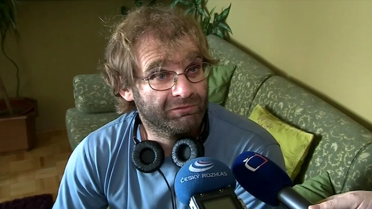 Jedním z napadených byl režisér Tomáš Binter — ČT24 — Česká televize