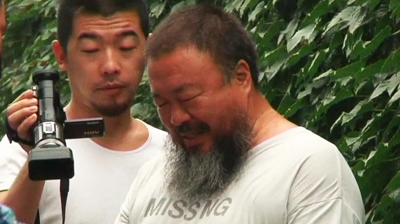 Aj Wej-wej musí zaplatit milionovou pokutu, potvrdil soud — ČT24 ...