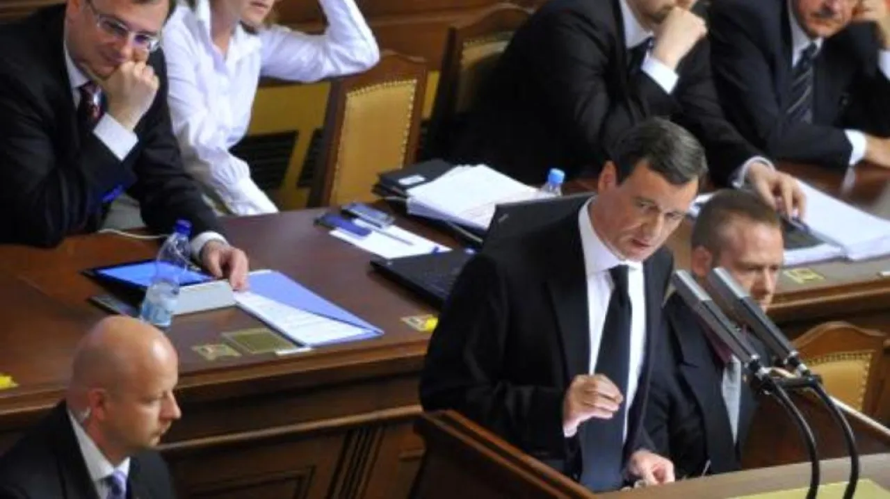 Rath: Peníze v krabici byly na volby, ČSSD to odmítá — ČT24 — Česká ...