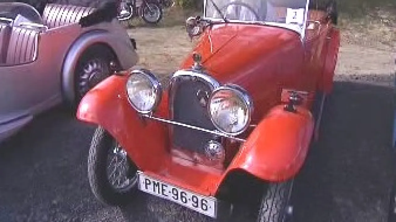 Stará auta i vlaky představuje výstava v Senátu — ČT24 — Česká televize