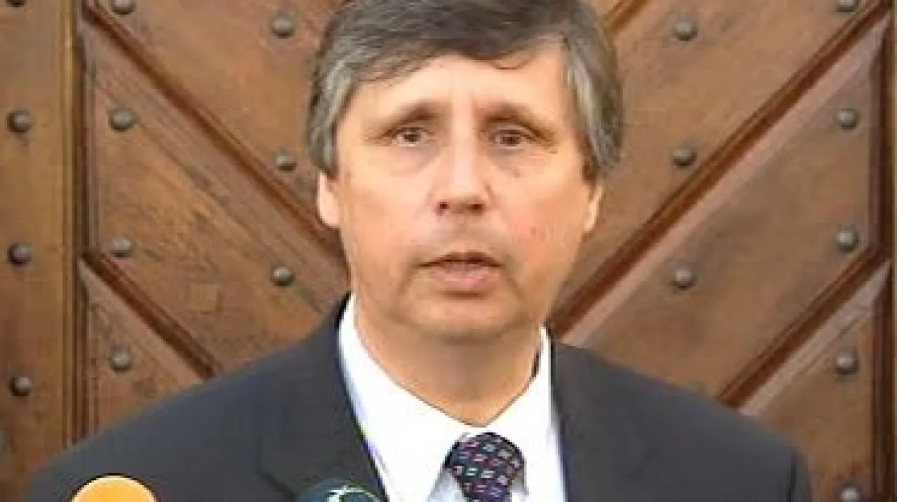 Premiér Fischer skončil schůzky s ministerskými kandidáty — ČT24 ...