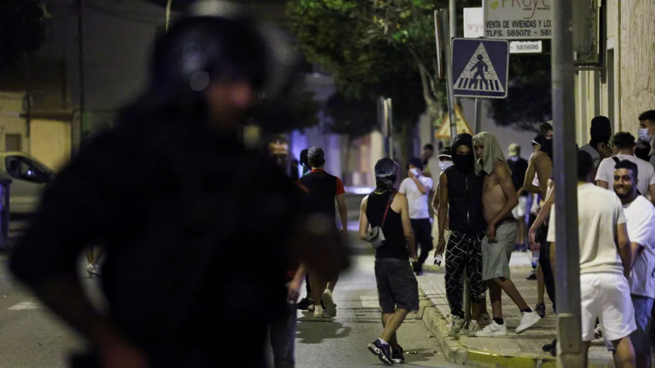 Španělským městem Torre Pacheco zmítá násilí po napadení seniora — ČT24 ...