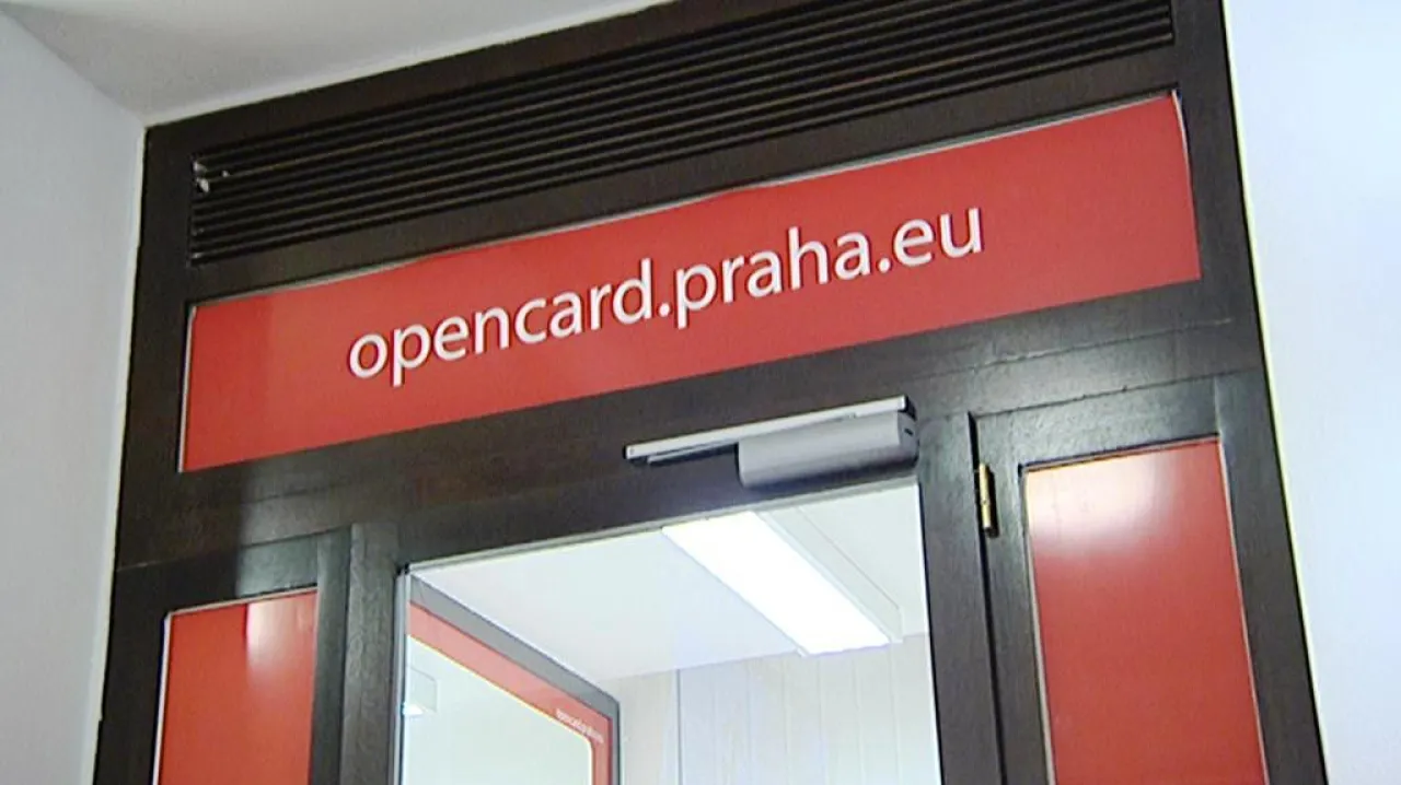 Úředníkům v kauze Opencard se rozrostlo obvinění — ČT24 — Česká televize