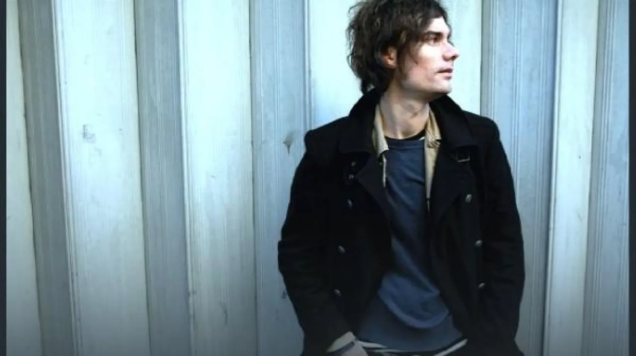 James Harries - známý neznámý hudebník — ČT24 — Česká televize